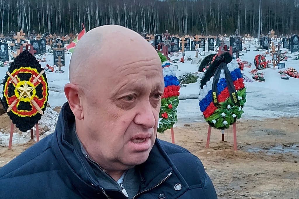 Russian general, gun in hand, urges Wagner Group to stand down: ‘Stop ...