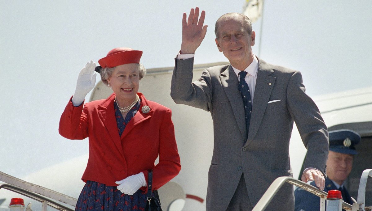 Queen Elizabeth II mourns loss of her husband, Prince Philip, with the ...